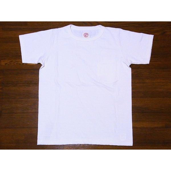 フルカウント(FULLCOUNT)のポケットTシャツ25周年記念モデル"5951EX"です。和歌山県には今から約百年前にヨーロッパから渡ってきた吊り編み機を使用し、昔ながらの方法で生地を作り上げている工場がわずかながらあります。吊り編み機で...
