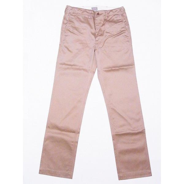 東洋エンタープライズからバズリクソンズ(Buzz Rickson's)のチノパン"BR40025"です。バズリクソンズのオリジナル・スペックによって作られたモデルで、シルエットは当時のモデルより細く、ディテールは様々な時代のミリタリーチノを...