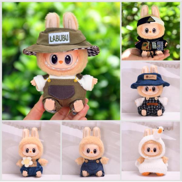 【幅広いサイズに対応！ 】: 15cm/17cm のぬいぐるみ服、多くのサイズの綿人形にフィットします。【多彩スタイリング可能！】: 日常の遊びはもちろん、特別なイベントや撮影にも活躍。無限のコーディネート楽しさを提供します。【 高品質素材...