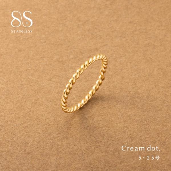 女性らしさを演出するツイスト華奢リング。錆びにくく傷に強いステンレス製で、デイリーに活躍間違いナシ。長時間の着用も安心の低アレルギー素材です。5号〜25号の豊富なサイズ展開で、重ね付けにも◎■サイズリング幅 0.1cmリングサイズ5号：14...