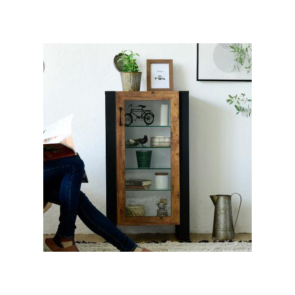 ■商品説明 カフェの雰囲気を演出できる、ヴィンテージ風シートがおしゃれなブルックリンスタイルのコレクションラック。無骨すぎないデザインで男女問わずご使用いただけます。ガラス扉＆ガラス可動棚で「見せる収納」が可能。お気に入りの雑貨はここにディ...