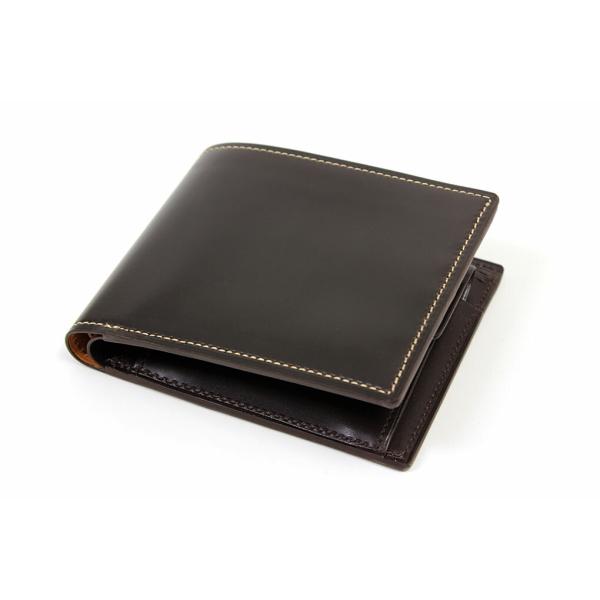 「Classic &amp; Modern Design in Quality」をポリシーに、 選りすぐりの素材を熟練職人の技術で形にするブランド「K.T.ルイストン」の二つ折りウォレットです。熟練の職人技術による、斜めに入った美しいステッ...