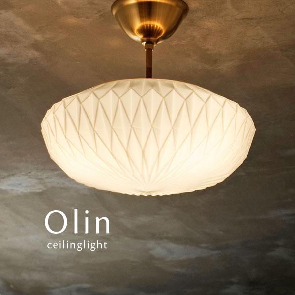 折り紙のような幾何学模様のガラスが目を惹くシーリングライト「オリーン」。艶のあるホワイトガラスからは柔らかで繊細な光が広がります。和のテイスト、洋のテイスト、どちらにも調和するミニマルなデザインです。ソケットは2色展開で、こちらのゴールドは...