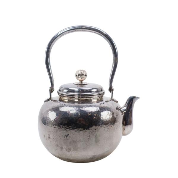 【管理番号】I111926004【アイテム】骨董品【モデル名】純銀製 湯沸【ライン】純銀刻印 銀瓶【対象】_【素材】純銀【重量】約382.6g【サイズ】　 H約19.5cm x W約15cm x D約12.5cm【サイズ備考】銀瓶重量：38...