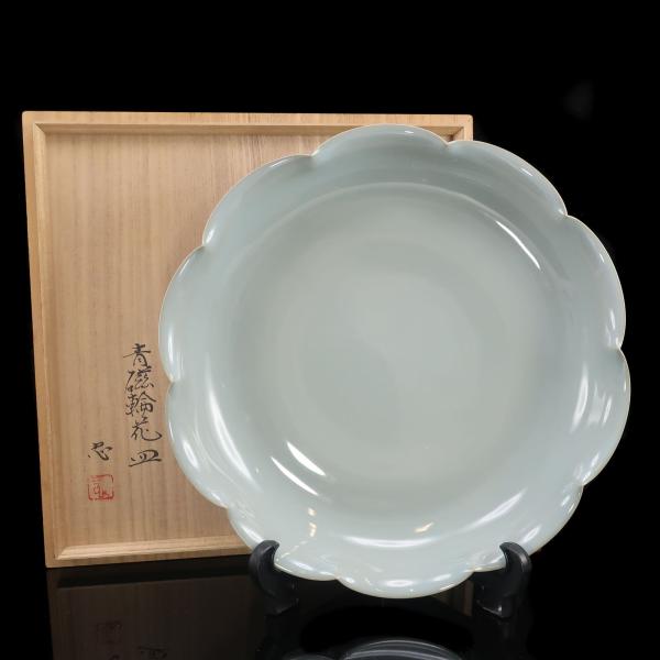 【管理番号】I142026016【アイテム】骨董品【モデル名】川瀬忍 造 青磁輪花皿【ライン】直径：33.5cm【対象】_【素材】陶磁器【サイズ】　 H約6.3cm x W約33.6cm【付属品】　共箱【その他】　画像にてわからない部分は、...