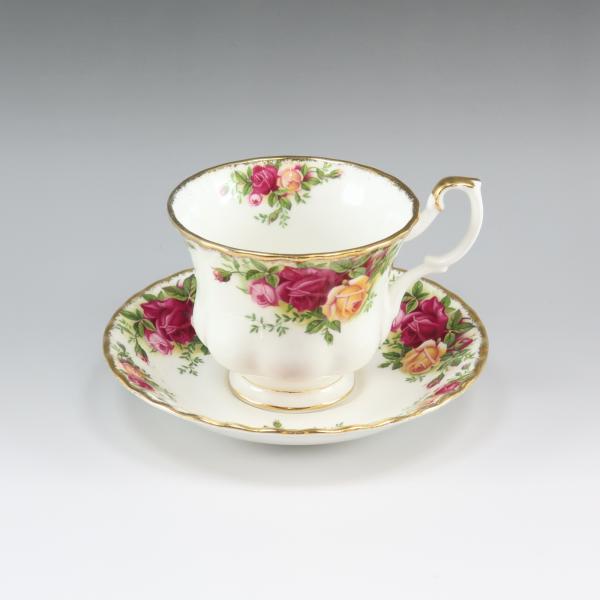 【管理番号】Y122825001【アイテム】食器【ブランド】ロイヤルアルバート（ROYAL ALBERT）【モデル名】オールドカントリーローズ【シリーズ】カップ＆ソーサー【対象】_【サイズ備考】・カップサイズ：9cm×11.5cm×H8cm...