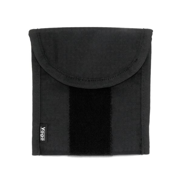 【VAGA / COOZIE】スケボー・スケートボードのドメスティックバッグブランド、VAGA（バガ）。Nano Cooler は極小サイズの保冷バッグです。底部分にマチがあり立体的な形状のワックスも収納可能で、ドリンクホルダーとしても機能...