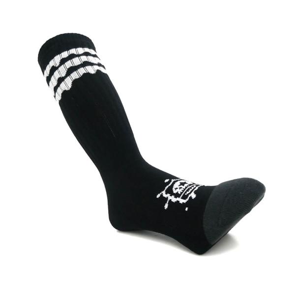 【MAGICAL MOSH MISFITS / SOCKS】スケボー・スケートボードのドメスティックアパレルブランド、MAGICAL MOSH MISFITS（マジカルモッシュミスフィッツ）の膝下丈ソックスです。【サイズ】ワンサイズ。