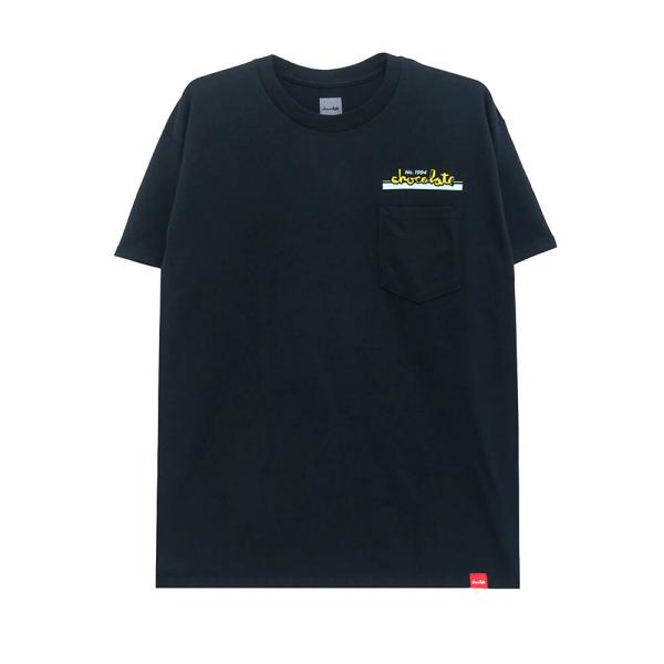 【CHOCOLATE / T-SHIRTS】スケボー・スケートボードのデッキブランド、CHOCOLATE（チョコレート）のTシャツです。左胸ポケット上にプリント、バックプリント、左裾にブランドタグが施されています。【素材】コットン 100%...