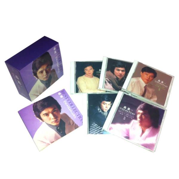 1966年にデビューして以来多くのヒット曲を世の中に送り出し、日本の歌謡曲の世界をリードしてきた歌手・森進一。デビュー曲「女のためいき」から通算118枚目のシングル曲「女坂」までを集めたヒット曲コレクションや、意外な組み合わせのコラボーレー...
