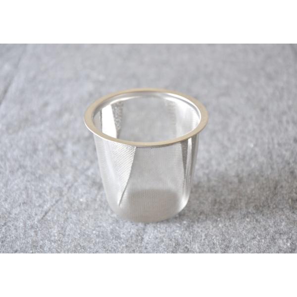 【Size】外寸径7.8cm　内寸径6.8cm x 高さ7cm【素材】18-8ステンレス「白磁立筋」の土瓶用ストレーナー。細かな茶葉もしっかり受け止めてくれます。※以前に生産した製品には入らない場合がございます。<font color...