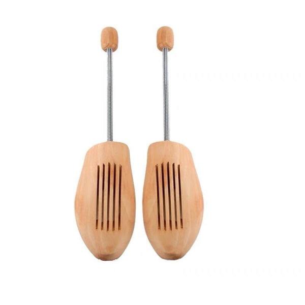 脱いだままの靴、雨に濡れた靴をそのままにしておくと形が崩れる原因にもなります。スプリングタイプのフリーサイズの紳士靴用シューキーパーです。カカト部分のパーツの形状を曲面にしましたので靴のカカト部分を傷めにくくなっています。シューキーパー入門...