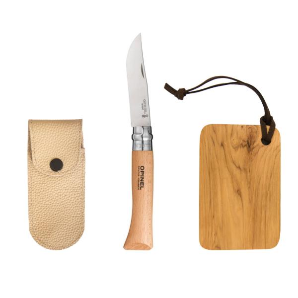 オピネルの創業以来変わらない、暖かみのある木のハンドルのデザイン。シンプルで持ちやすく、アウトドアには欠かせない折りたたみナイフの定番商品です。注意事項:正当な理由なくこの商品を携帯することは法令により禁止されております。18歳未満の方はこ...