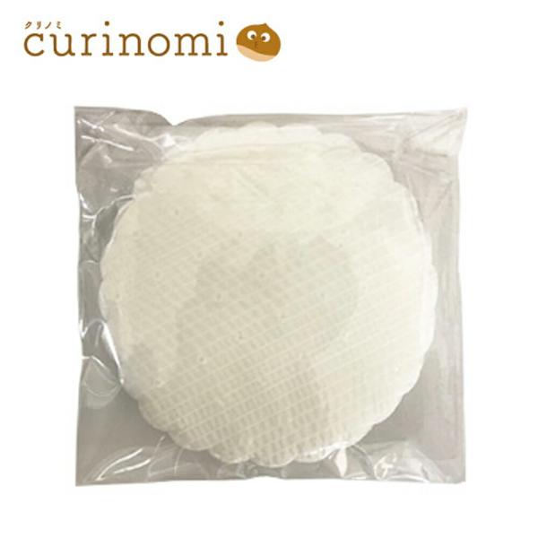 直径90mmのポリエチレン製饅頭下敷です。蒸し物等に使用しても蒸気が通る様にクーリングホールが付いています。黒糖饅頭やイースト饅頭、やぶれ饅頭、酒饅頭、大福餅の下敷きに。幅広い用途にお使いいただけます。