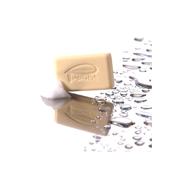 肌のターンオーバー（新陳代謝）を順調にし、くすみ知らずの肌へ『古い角質の除去』、それは様々な肌トラブルから素肌を守るスキンケアの一つ。だからと言って無理に剥がすのは肌に負担がかかります。「古い角質をやさしく取り除き、洗い上がりをいかに滑らか...