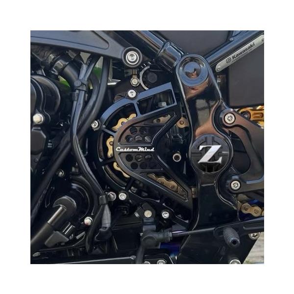 CustomMind(商標登録済み)オリジナルz900rs(2018モデル〜)フロントスプロケットカバーアルミ削り出し光沢アルマイトブラック仕様付属品：取付用ステンレスボルト4本削り出しならではの立体感と機能美を追求したZ900RS専用フロ...
