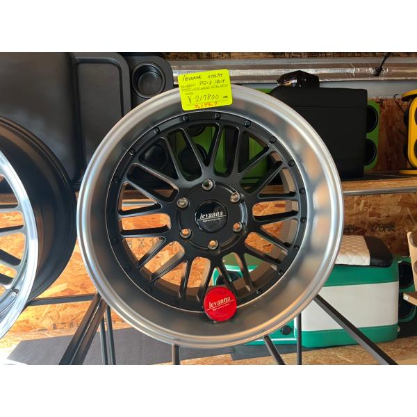 ただいま期間限定の特別価格で提供中！！送料無料カスタムクラブプロデュースホイールlevann V10LTHオフセット　9.5J+5マッドブラック／ハイパーブラックタイヤサイズ（当社指定海外タイヤ）215/35R19,225/35R19,22...