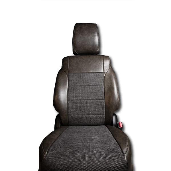 車種：ジムニー型式：JB64　JB74セット内容：運転席、助手席、後部座席、説明書素材：レザー部分：PVCレザー　ファブリック部分：PPカラー：ブラック特記事項：※XGグレードのリアシート一体型は装着不可　※そのほか詳細はメーカーHPをご覧...