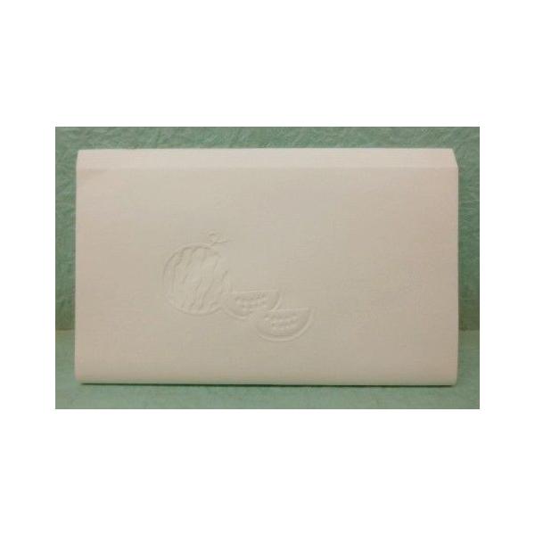 夏の果物？の１番手、スイカを浮き彫り懐紙にしました。●国産和紙●１帖３０枚入●９，２ｃｍ×１７，５ｃｍ(折った状態です)※在庫数が足りない場合でも、取り寄せることが出来ます。又、量を多くのご注文の際には、要望欄にご入用の個数をお書き下さい。...