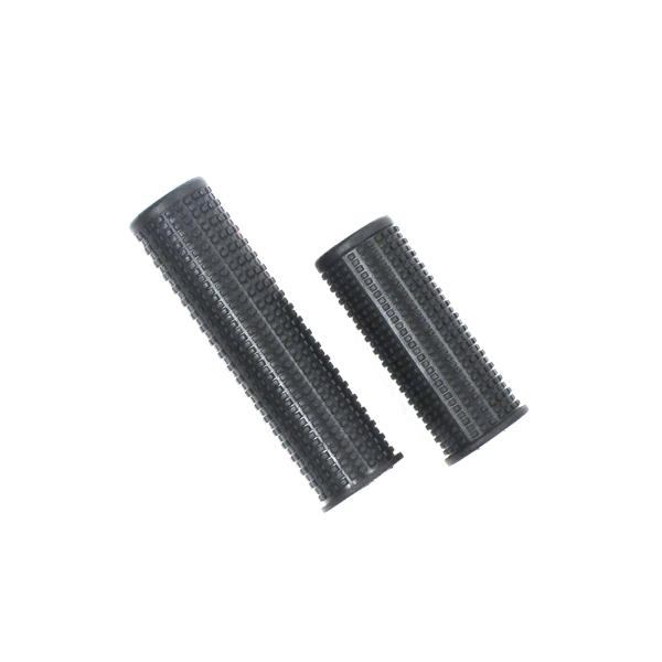 表面の細かい凹凸によって滑りにくいグリップ。外装変速シングルグリップシフト対応。ロング/ショートのセット。長さ：ロング約105mm、ショート約75mm※デザイン・仕様などは予告なく変更・改良することがありますので、予めご了承ください。