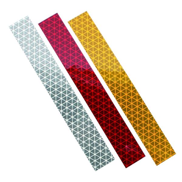 世界最高水準の反射素材”Reflexite”を採用した反射シール。車のライト等に反射し存在をアピールすることで事故防止に役立ちます。※デザイン・仕様などは予告なく変更・改良することがありますので、予めご了承ください。