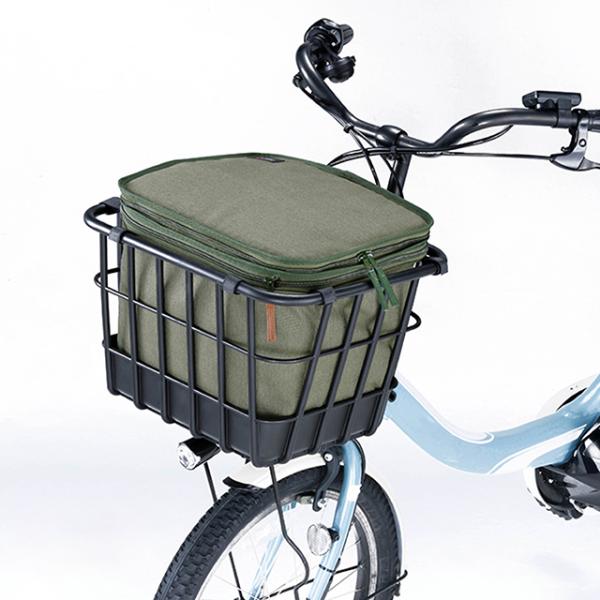 前カゴのデザインを損なわないインナーカバー。電動アシスト車の前カゴにピッタリ！カゴへの取り付けが面ファスナー(8ヶ所)留めで簡単に装着可能。【サイズ(cm)】(約)幅36×長さ29×高さ28〜46【材質】本体/ポリエステル100%(600D...