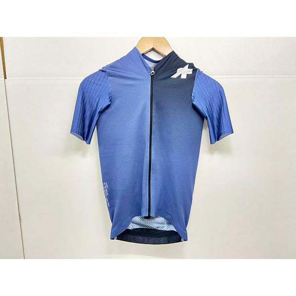 ■商品情報【商品種類】：サイクルウェア【メーカー】：ASSOS（アソス)【モデル・型番】：EQUIPE RS JERSEY S11（エキップ)【参考価格】：-【重量】：-【状態レベル】：中古：B（使用感少な目/小キズ、ヨゴレ少々）【必ずご確...