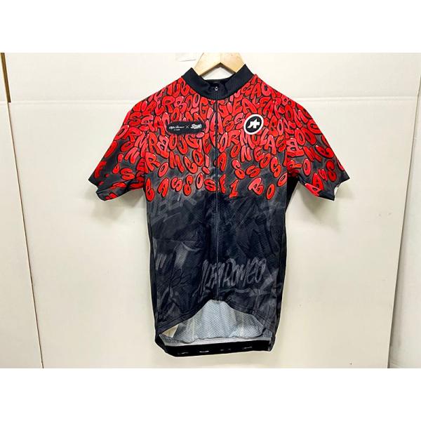■商品情報【商品種類】：サイクルウェア【メーカー】：ASSOS（アソス)【モデル・型番】：MILLE GT JERSEY C2 BOOGIE x Alfa Romeo（ミレGTジャージ C2 ブギー アルファロメオ)【参考価格】：-【重量】...
