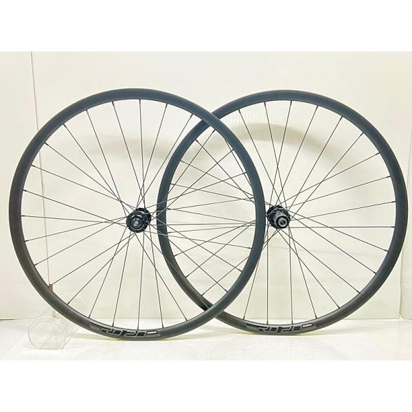 ■商品情報【商品種類】：ホイールセット【メーカー】：MADDUX（マダックス)【モデル・型番】：RD2.0（-)【参考価格】：-【重量】：フロント：0.88kg/リア：1.14kg【状態レベル】：中古：C（使用感あり/キズ、ヨゴレあり）【必...