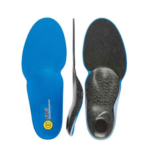 アクションプラスは、前足部分には、衝撃吸収と反発力も兼ね備えた素材を装着、リズミカルにランニングができます。 更に踵には衝撃吸収と振動吸収の二つの素材を装着。足への負担を和らげます。前足部分が約5.5mmありますので、元々のインソールがやや...