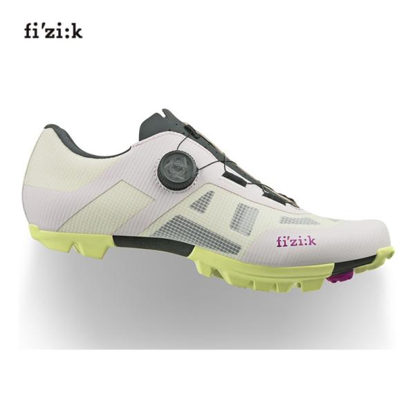 PROXYは未舗装路でのレースに対応する機能性と、効率的なパワー伝達を求める競技志向のライダーのために開発されたオフロードレーシングシューズです。