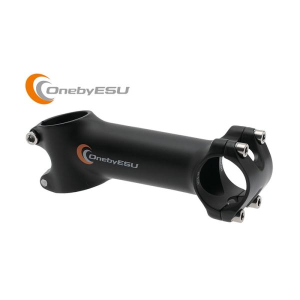 レース実績も多い7050 アルミモデル剛性強度軽量のバランスに富んだステム。7050-T731 アルミによる強靭性が非常にスマートなボディーに秘められ、2つの角度と豊富な突出しサイズによって多くのバイクに溶け込む（blend）デザイン。●ボ...