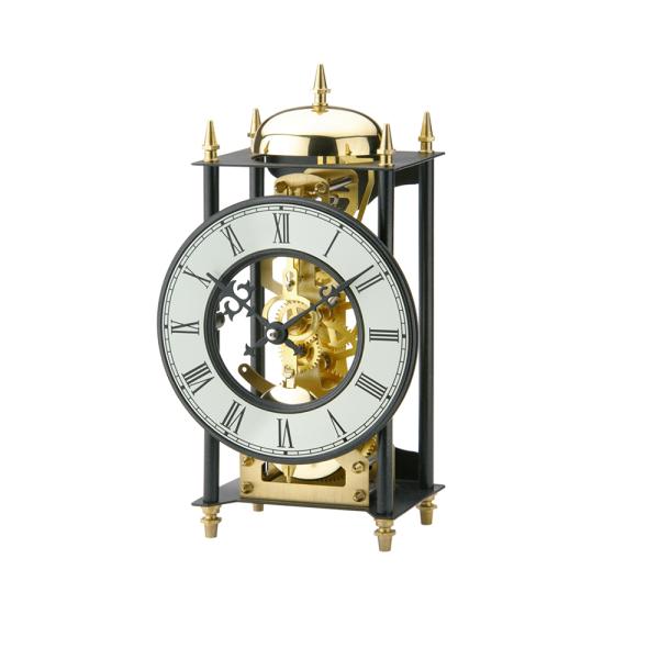 ドイツから直輸入。コンパクトなサイズ感でクラシカルなデザイン。1時間毎に時計上部のベルが鳴り時刻をお知らせします。サイズ：14cm×15cm×11cm材料：塗装金属ケースムーブメント：14日巻き機械式ムーブメント備考：２年間保証※こちらの商...