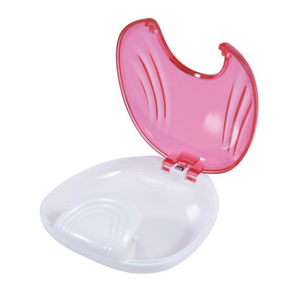 中身が見えにくいカラーも取りそろえたコンパクトで可愛いリテーナーケース軽量・薄型・コンパクト透明で中が見え、持ち運びに便利なマウスピースケース。部分床義歯の保管にも商品寸法：幅80×奥行90×高さ28mm材質：ポリプロピレン