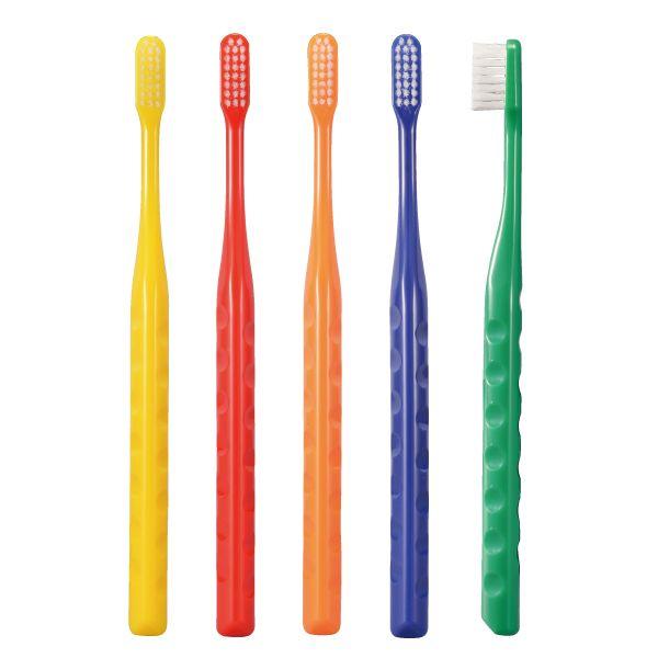 歯科医院専用商品　（Ciメディカル歯ブラシ）鉛筆を持つように歯ブラシを握ると、過度の力がかからず、毛先だけで効率的かつ丁寧に磨けます。毛材：PBT使用5色アソート：レッド、オレンジ、イエロー、グリーン、ブルー全長170mm毛のかたさ：ふつう...