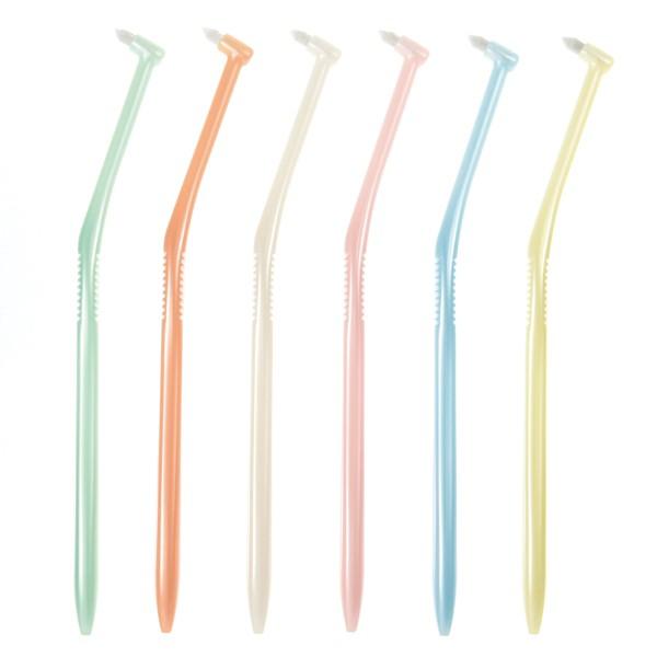 毛のカット具合やハンドル・ヘッドの角度など、歯科医院様と共に考えられたワンタフトです。通常の歯ブラシでは届きにくい歯間部分、矯正部分の清掃に優れています。奥歯までしっかり届きます。お子様の細部の仕上げ磨きにも使っていただけます。高品質ナイロ...