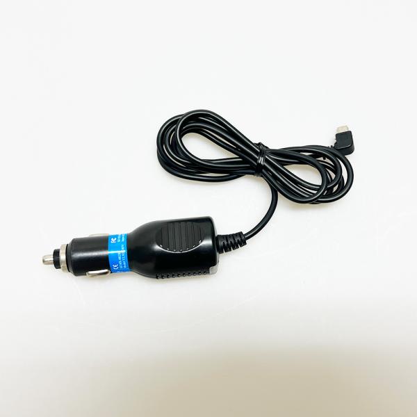 お車のシガーソケットから電源を取ることができます。