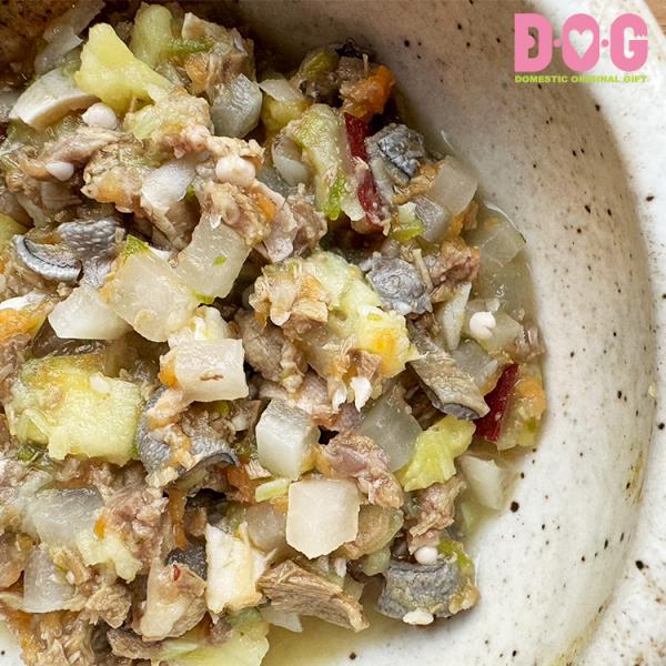 水分代謝を助けます。排泄回数の少ない子、むくみのある子にもおすすめ。目の疲れ、余分な熱を取ります。大根や白きくらげ、オクラなどを加えて必要な潤いをプラス！はぁはぁ口呼吸の子へおすすめご飯です。【原材料】牛たん、大根、さつまいも、人参、白きく...