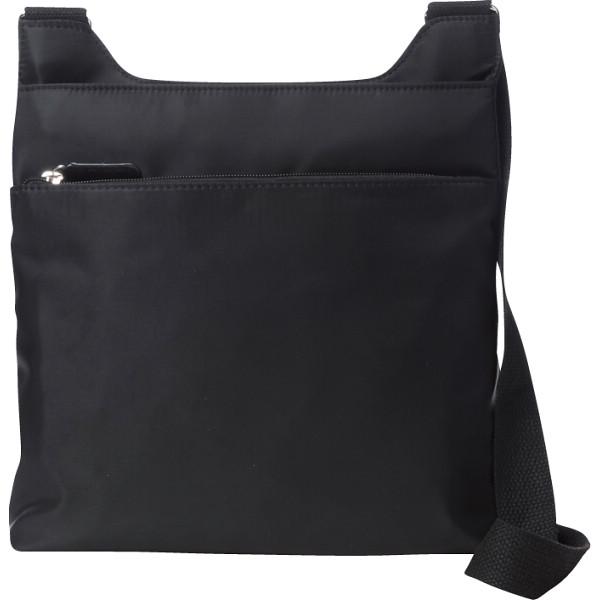 本商品は包装、熨斗は未対応です。受注後、出荷予定日をご連絡させていただきます。■商品について:前面＝ファスナーポケット×１、背面＝ファスナーポケット×１、内側＝オープンポケット×２・ファスナーポケット×１開閉＝ファスナー式■説明：素材がポリ...