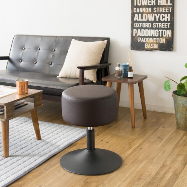 ※当商品は代金引換をご利用頂く事が出来ません。買い物かごのお支払方法にて代金引換をお選び頂かない様お願い申し上げます。上質さの中に可愛さも感じるラウンドデザインの座面と安定性の高いスチールの昇降スツール■印象的な丸みのあるスツールで趣ある空...