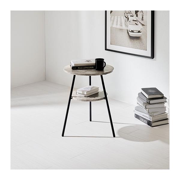 ※当商品は代金引換をご利用頂く事が出来ません。買い物かごのお支払方法にて代金引換をお選び頂かない様お願い申し上げます。便利な棚板もついた丸型サイドテーブル。■気軽に置ける丁度良いサイズ直径40cmの天板はソフアやべッド横など場所を選ばずに気...