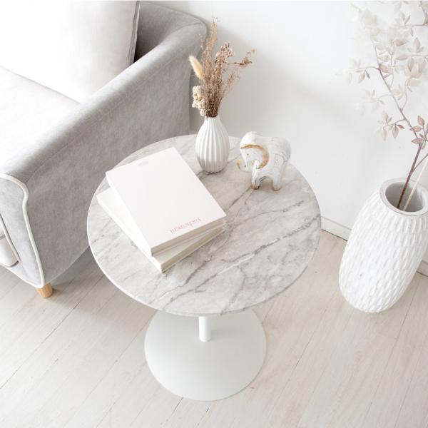 ※当商品は代金引換をご利用頂く事が出来ません。買い物かごのお支払方法にて代金引換をお選び頂かない様お願い申し上げます。高級感を演出するオシャレな大理石柄のラウンドサイドテーブル『Santos（サントス）』■高級感のある大理石柄のホワイトとブ...