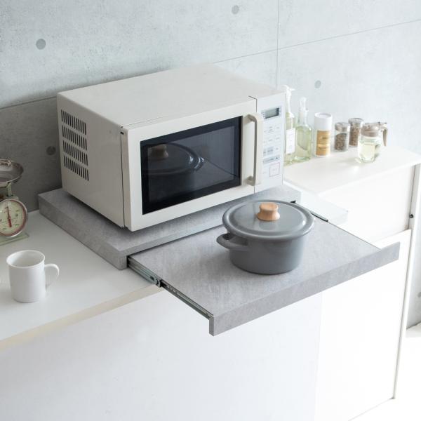 ※当商品は代金引換をご利用頂く事が出来ません。買い物かごのお支払方法にて代金引換をお選び頂かない様お願い申し上げます。レンジや家電の下に置くだけで作業スペースが作れるレンジ下トレー『Avenir（アベニール）』トレーに調理器具や料理がサッと...