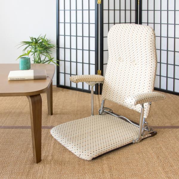 ※当商品は代金引換をご利用頂く事が出来ません。買い物かごのお支払方法にて代金引換をお選び頂かない様お願い申し上げます。安心の日本製肘置き付き折りたたみ座椅子■持ち運びに便利な薄型折りたたみ式お家の中での移動や来客の際に、折りたたんで運んでサ...