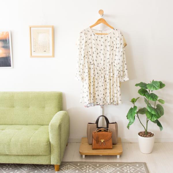 ※当商品は代金引換をご利用頂く事が出来ません。買い物かごのお支払方法にて代金引換をお選び頂かない様お願い申し上げます。お部屋の隅や隙間に置けるコンパクトなスリムハンガーラック■こちらの商品のお色は【ホワイト】になります。■省スペースな45×...