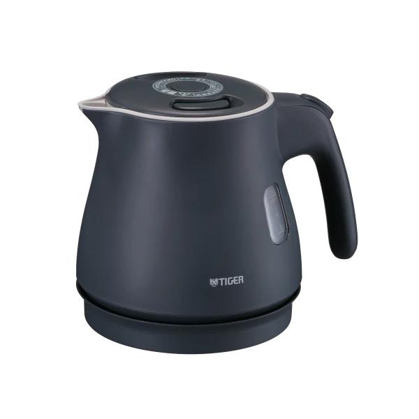 ■スピード沸とう※1カップ1杯分が、約60秒のスピード沸とう。※2023年1月13日現在。家庭用電気ケトルにおいて水温・室温23度、定格消費電力にてカップ1杯分約140mLの通電自動オフするまでの沸とう時間。■５つの安心・安全構造＜５SAF...