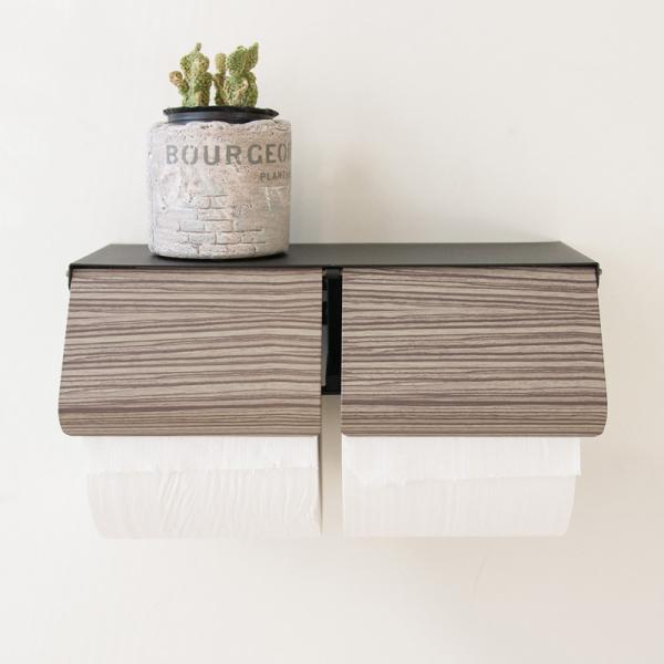 ※当商品は代金引換をご利用頂く事が出来ません。買い物かごのお支払方法にて代金引換をお選び頂かない様お願い申し上げます。簡単交換＆天板付き 二連式トイレットペーパーホルダー■シンプルなスチールデザイン■ストックや携帯が置ける天板■取り出しやす...