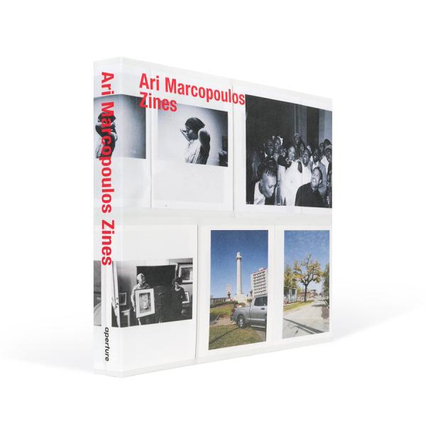 オランダ出身、アメリカを拠点に活動するフォトグラファー、アリ・マルコポロスの作品集。本書は、作者自身のアーカイブから選りすぐったZINEを編纂し、作者の日々の活動の重要な要素を今までにない形で紹介している。作者は、ZINE制作に熱を注ぐアー...