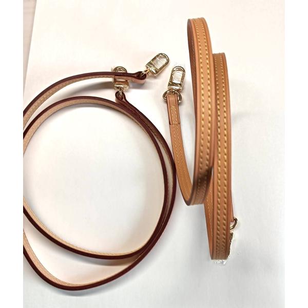 【発売日：2025年06月08日】素材：本革サイズ：長さ：約90cm/100cm/110cm/120cm(キング含む)カラー：生成り/ブラウン幅：：約1.0cm　金具色：ゴールド数量：1本カラー：生成りは植物タンニンなめしの革日焼けによる色...