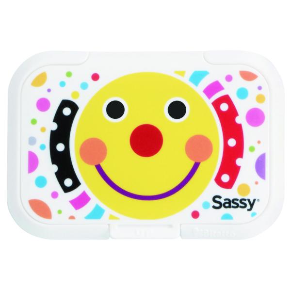 ウェットシートの取り口に貼るだけ！シートが乾きにくく取り出しやすくなる便利なフタに、Sassyのポップなデザイン。抗菌仕様 ！ 清潔に保管・携帯いただけます。